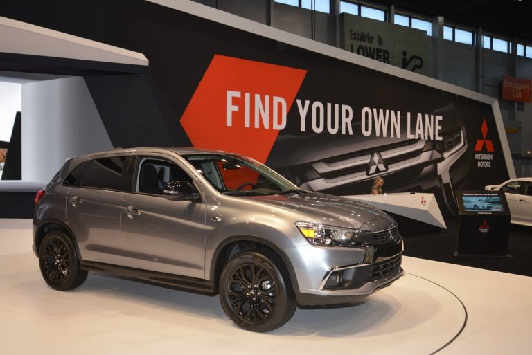 2017 Chicago Auto Show: This Is the All-New 2017 Mitsubishi`s Outlander ...